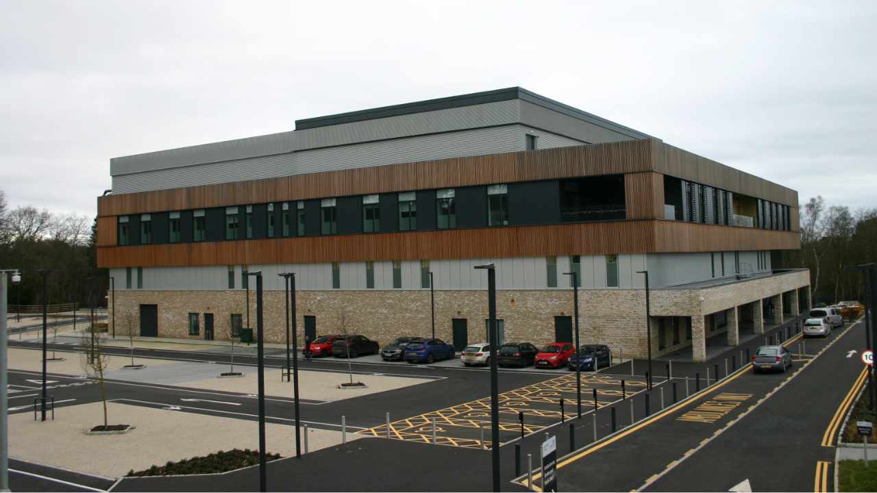 £390k healthcare furniture project for new Heatherwood Hospital